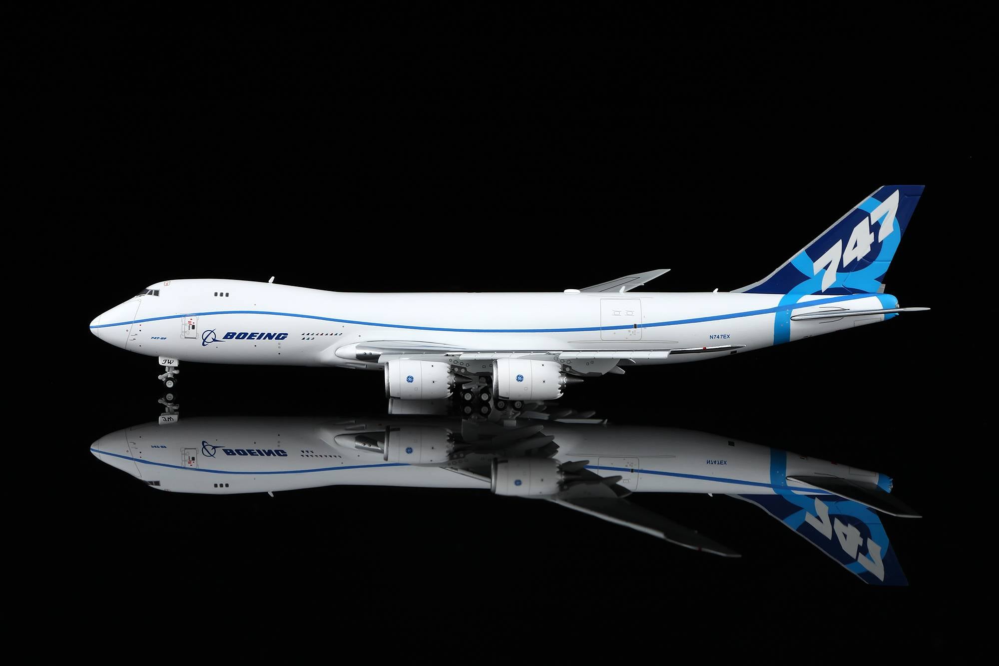 HX Models 1:400 Boeing 747-8F N747EX "Testbed Colors" Flaps Down B6310 ...